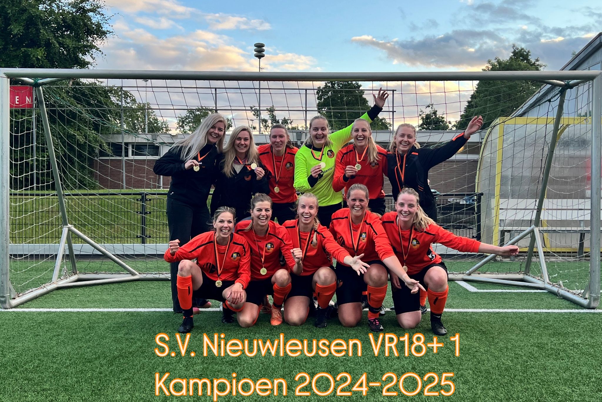 S.V. Nieuwleusen VR18 1 kampioen | sv Nieuwleusen
